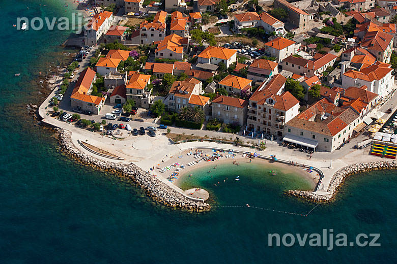 Postira, ostrov Brač | NOVALJA